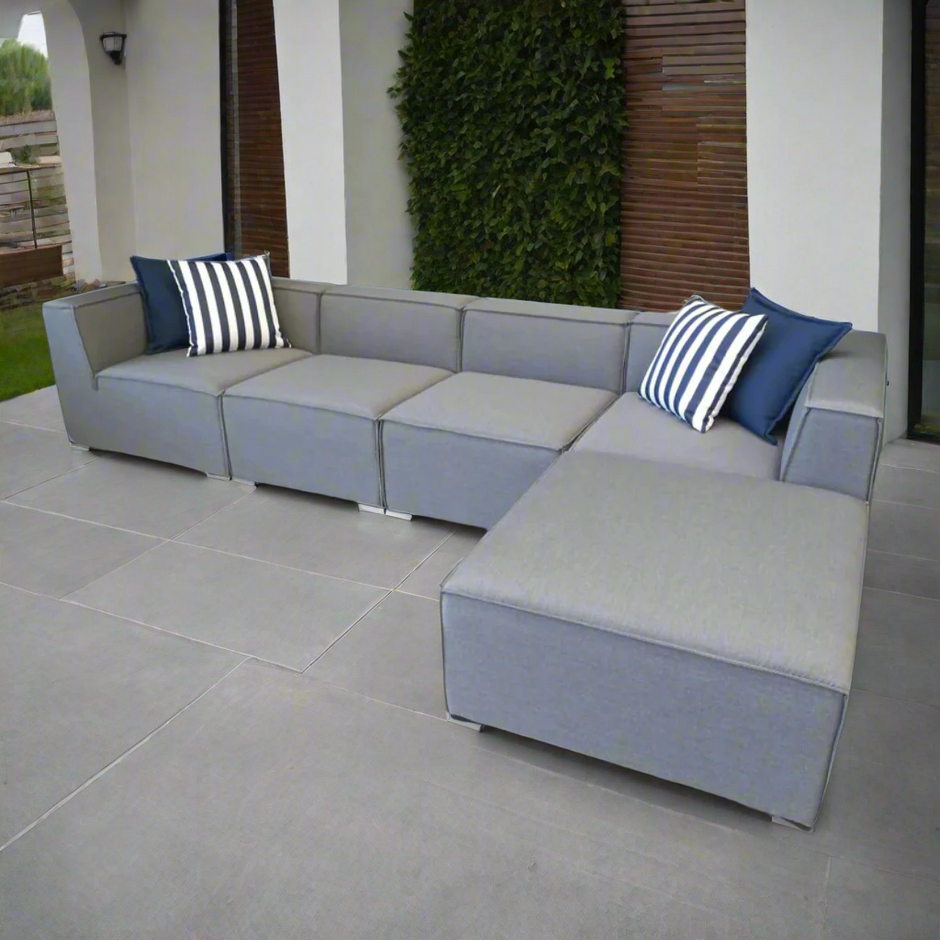 Outdoor Lounge – Infinity Furniture